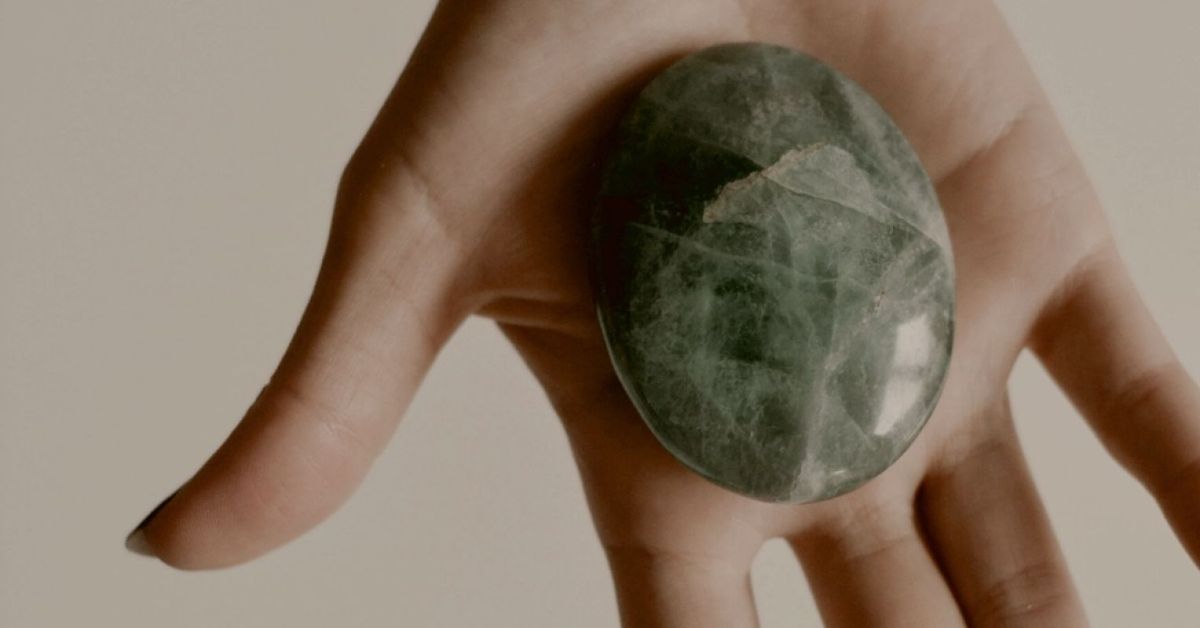 Pebbling: A Delightful Dating Trend Inspired by Penguins – Bright, shiny objects!