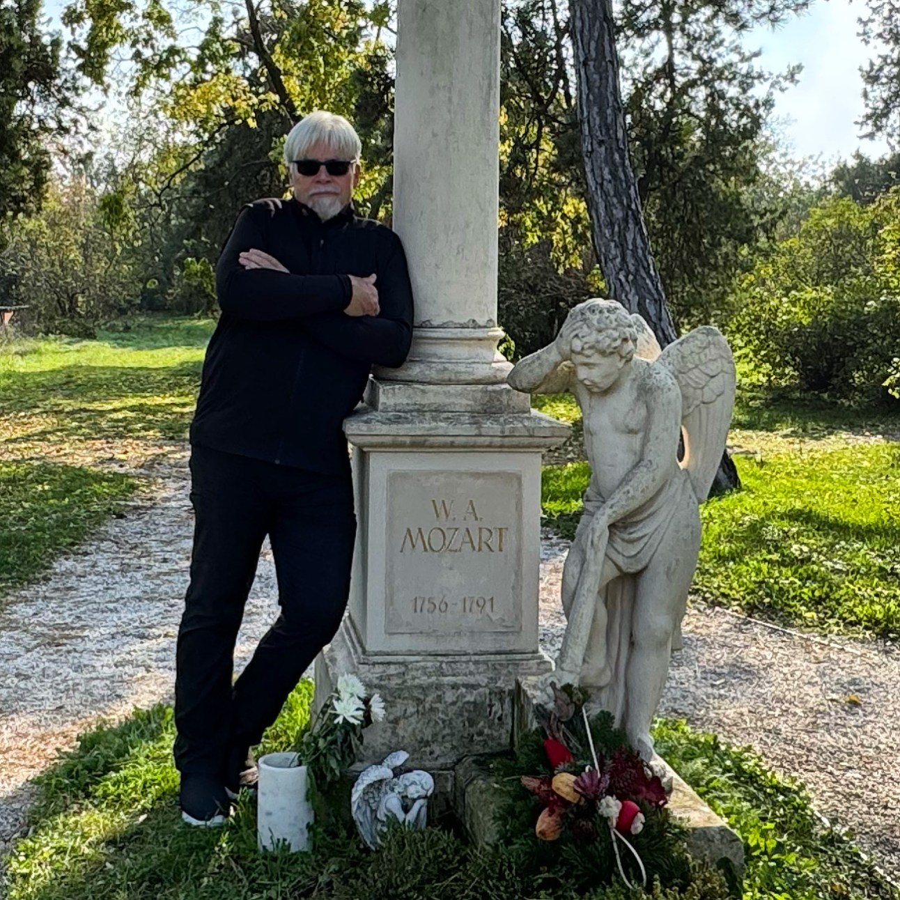 Bright, shiny objects!